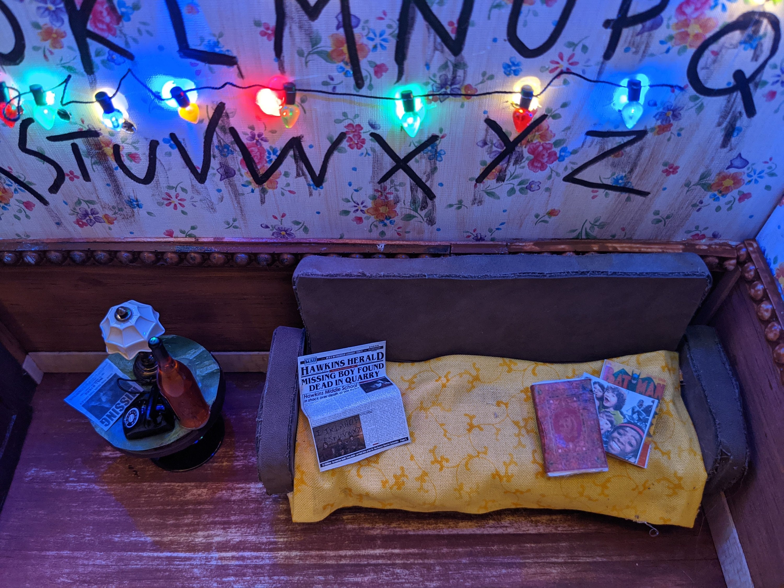 STRANGER THINGS DIORAMAS Key Hanger - Etsy