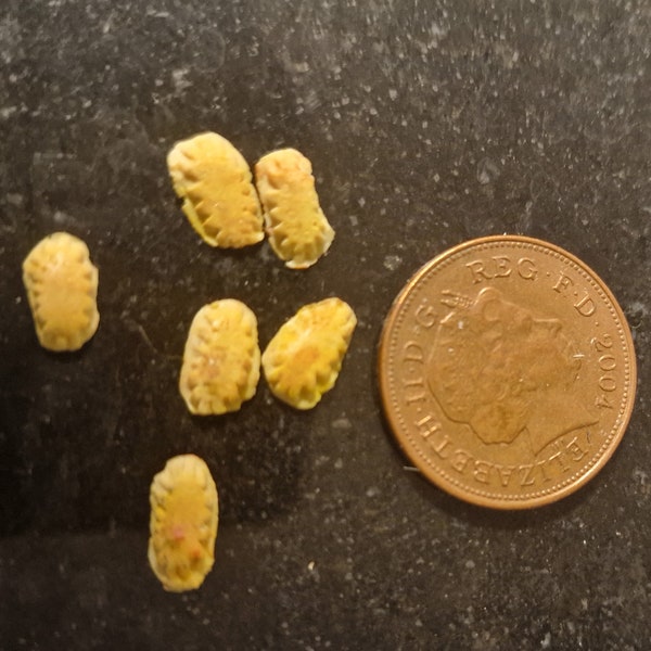 12th Scale Miniature - Etsy UK