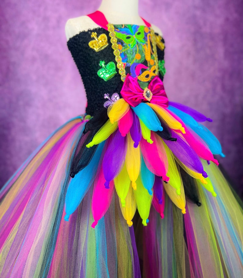 Vibrant Mardi Gras Masquerade Mask Crown Parade Pageant Party Dance ...