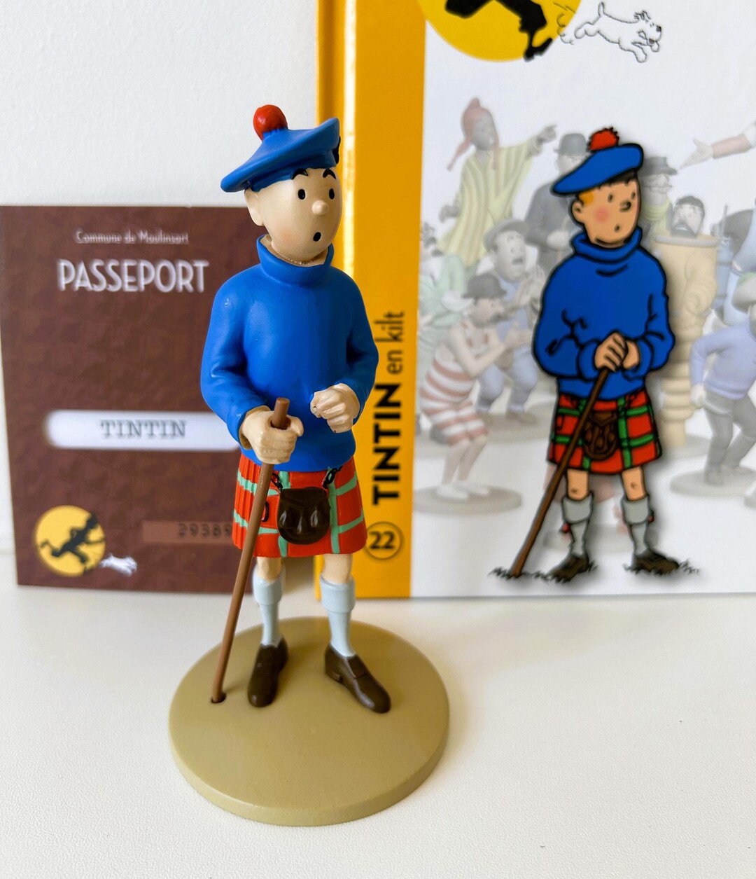 Figurine Tintin - #22 Tintin Scotland W/ Certificate + Book - Official ...