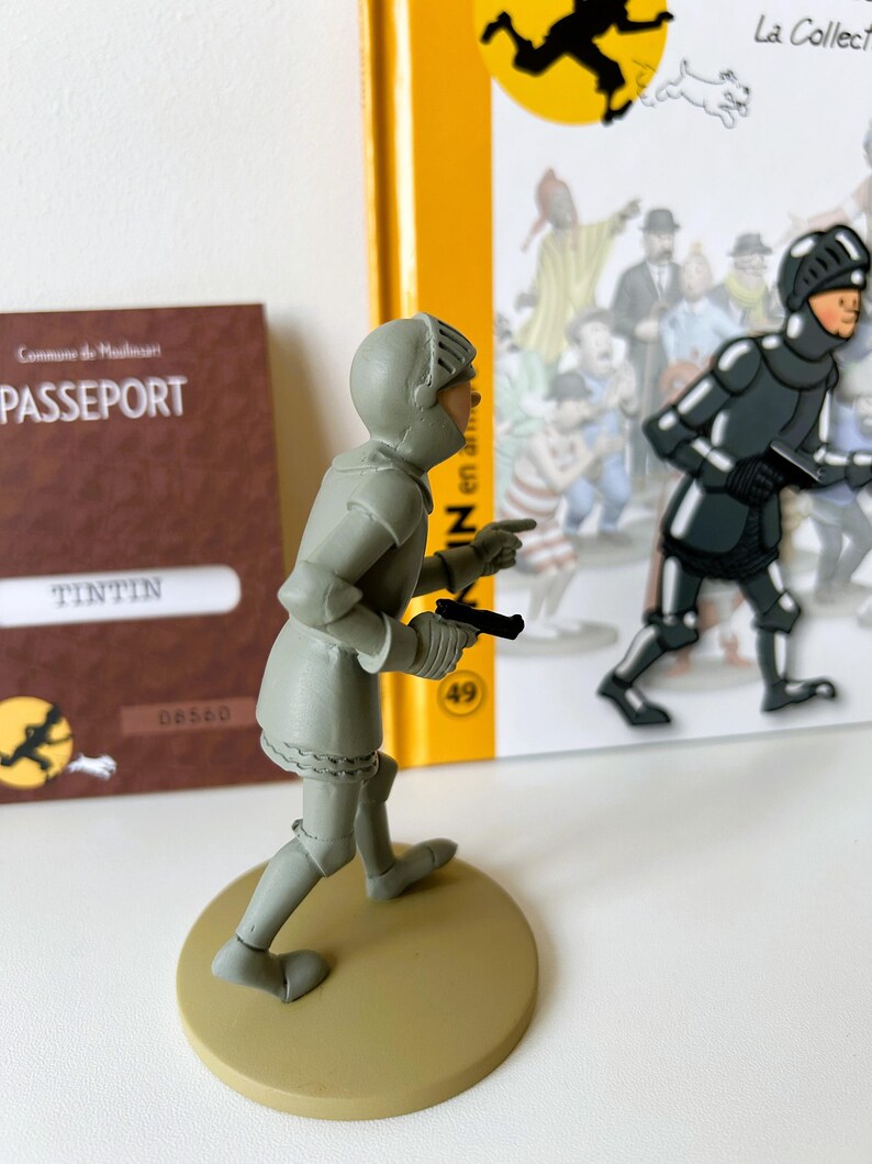 Figurine Tintin - #49 Knight Tintin in Armor W/ Certificate + Book ...