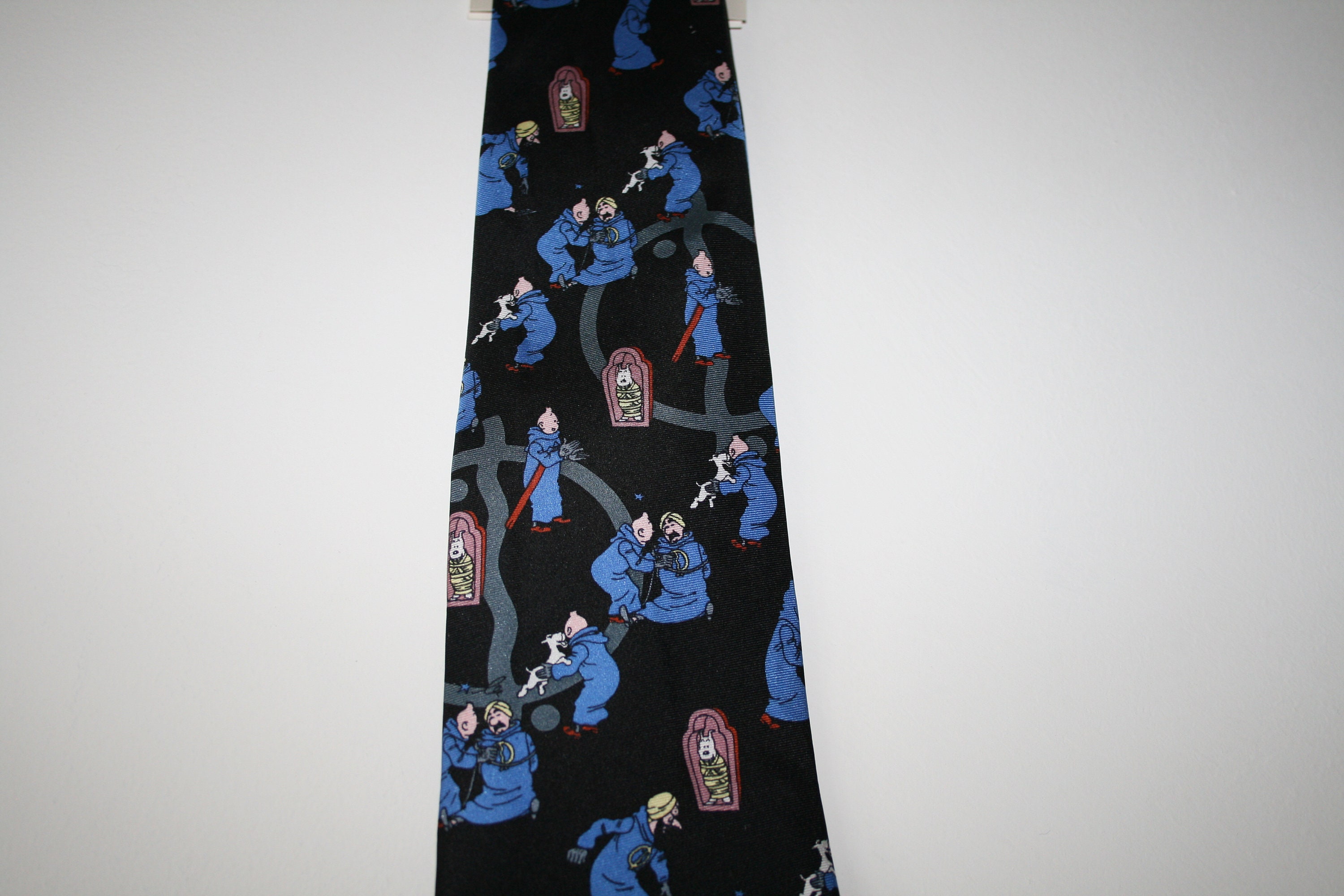 Tie Tintin - "the Cigars of the Pharaoh" - Black - 100% Silk - Studio ...