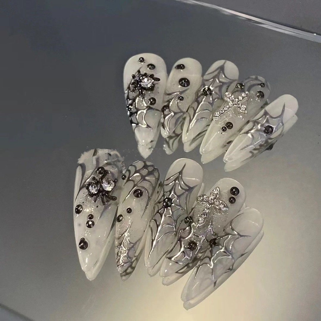 Spider Silver Luxury Nails|cream White Silver Press on Nails|cool Metal ...