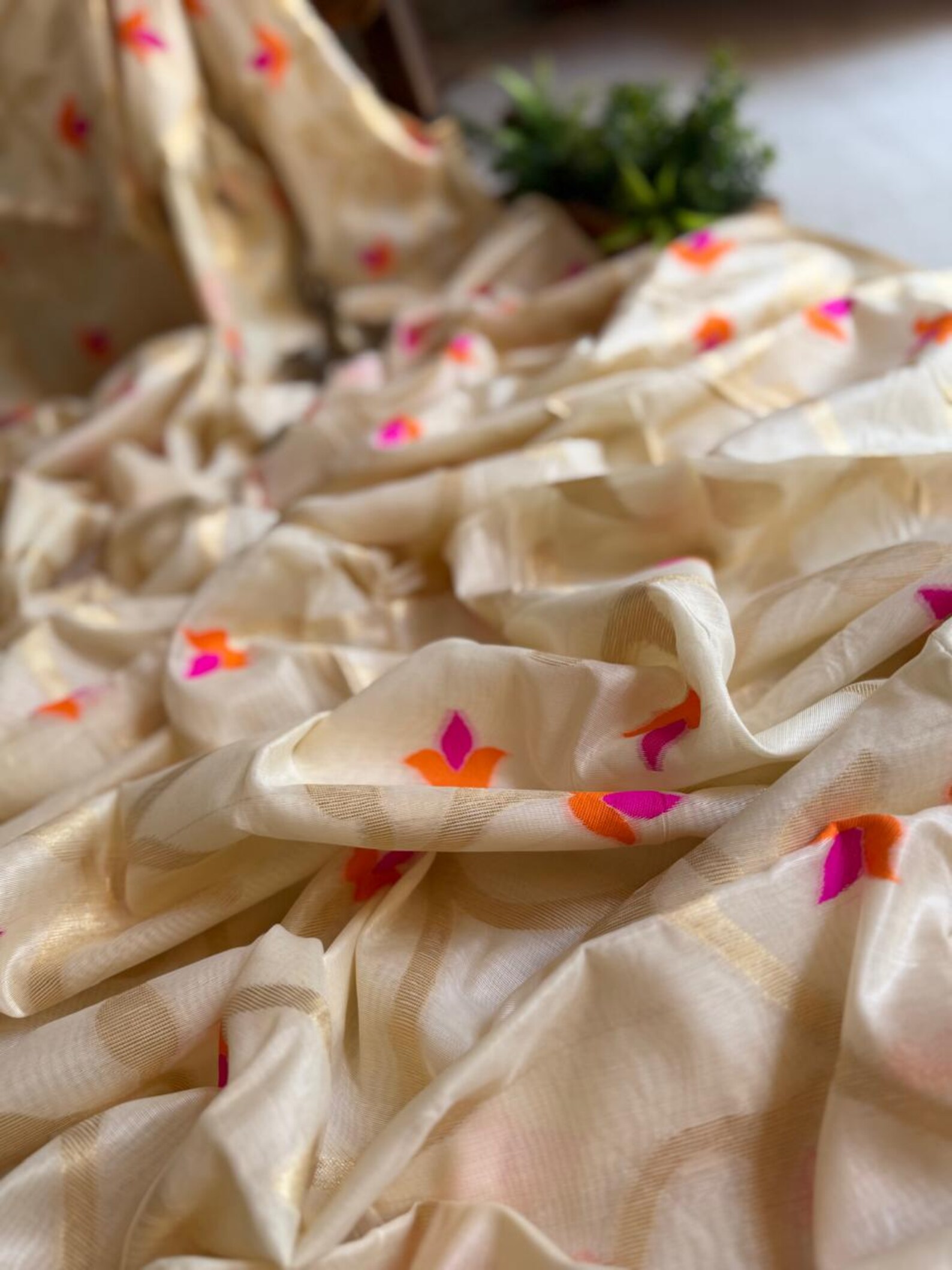 Tussar Jamdani Saree, Tejido de telar manual, Motivo floral, Saree de ...