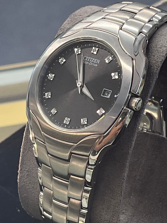 Citizens Mens Eco Drive Black Dial with Date Watch - Gem