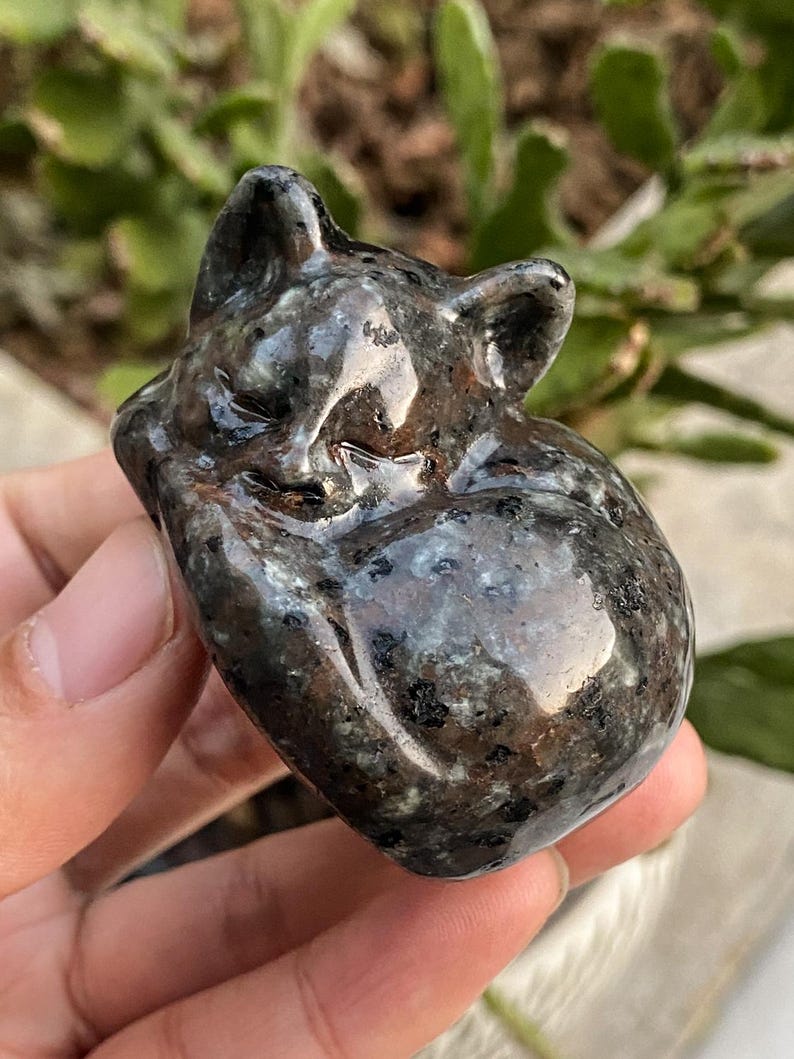 Yooperlite Flame Cat Sculpture , Glowing UV Reactive Statue , Magical ...