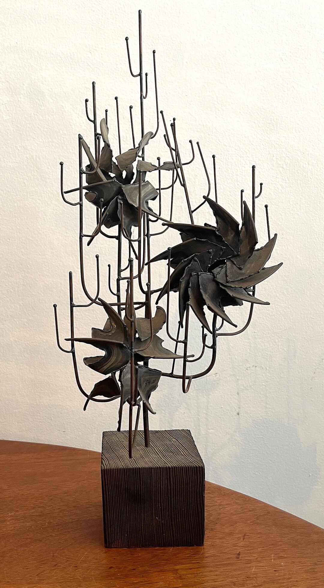 Mid Century 60's Metal Stylized Floral Pinwheel Table Sculpture on Wood ...