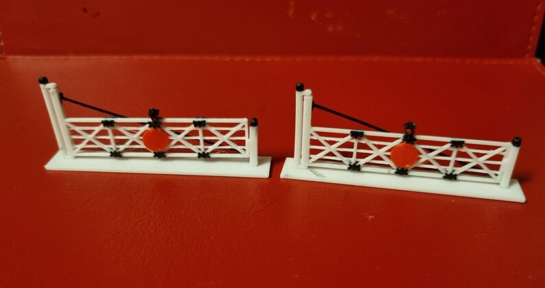 TT Gauge LEVEL CROSSING Gates 3D Printed in Black & White . - Etsy