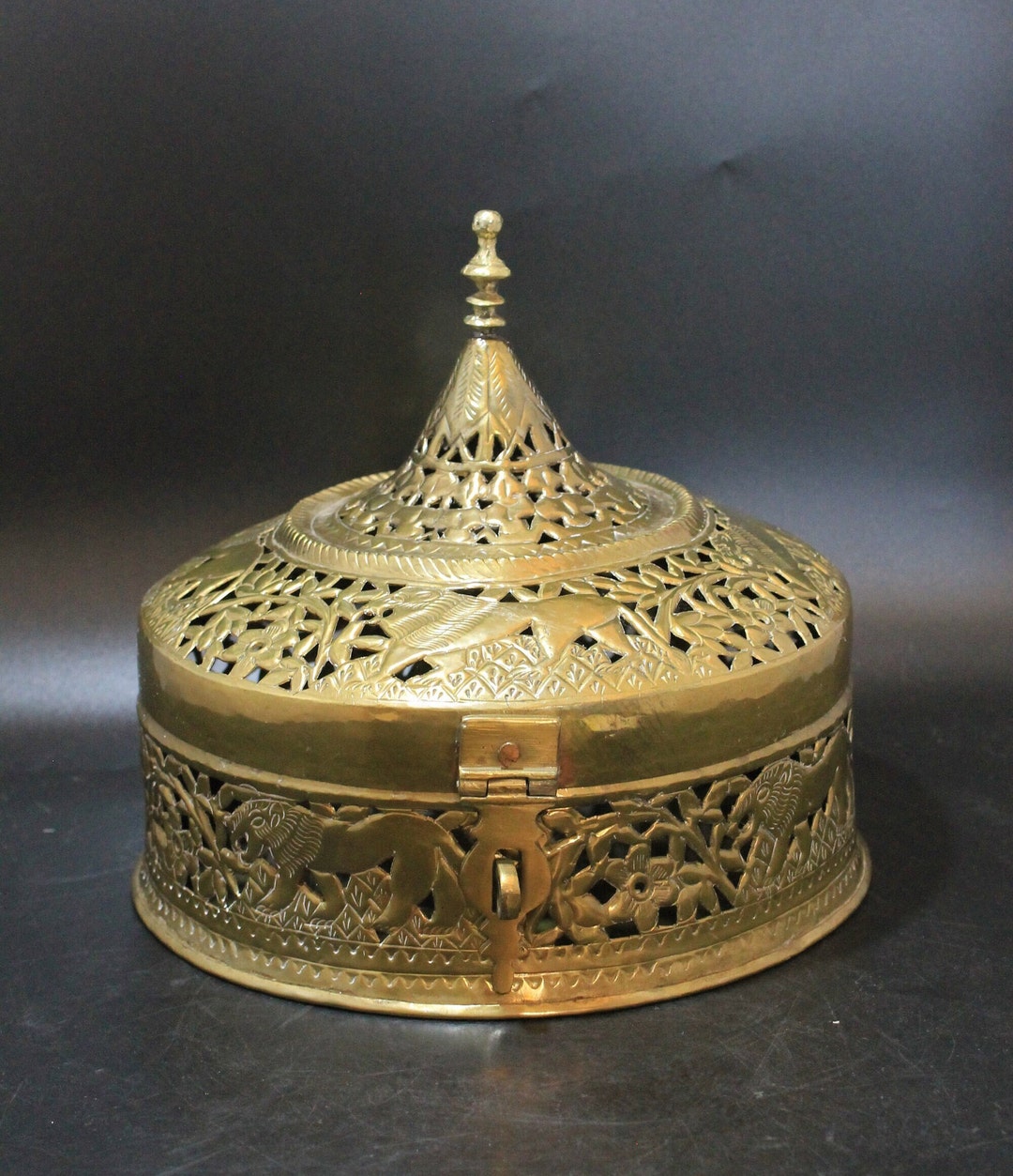 Vintage Round Pierced Brass Betel-pandan Box/trinket Box - Etsy