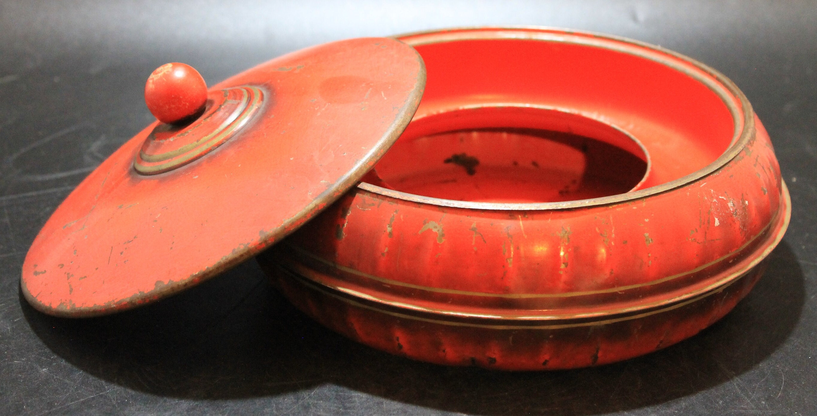 Red Round Metal Sewing Tin Circa 1930s - Etsy