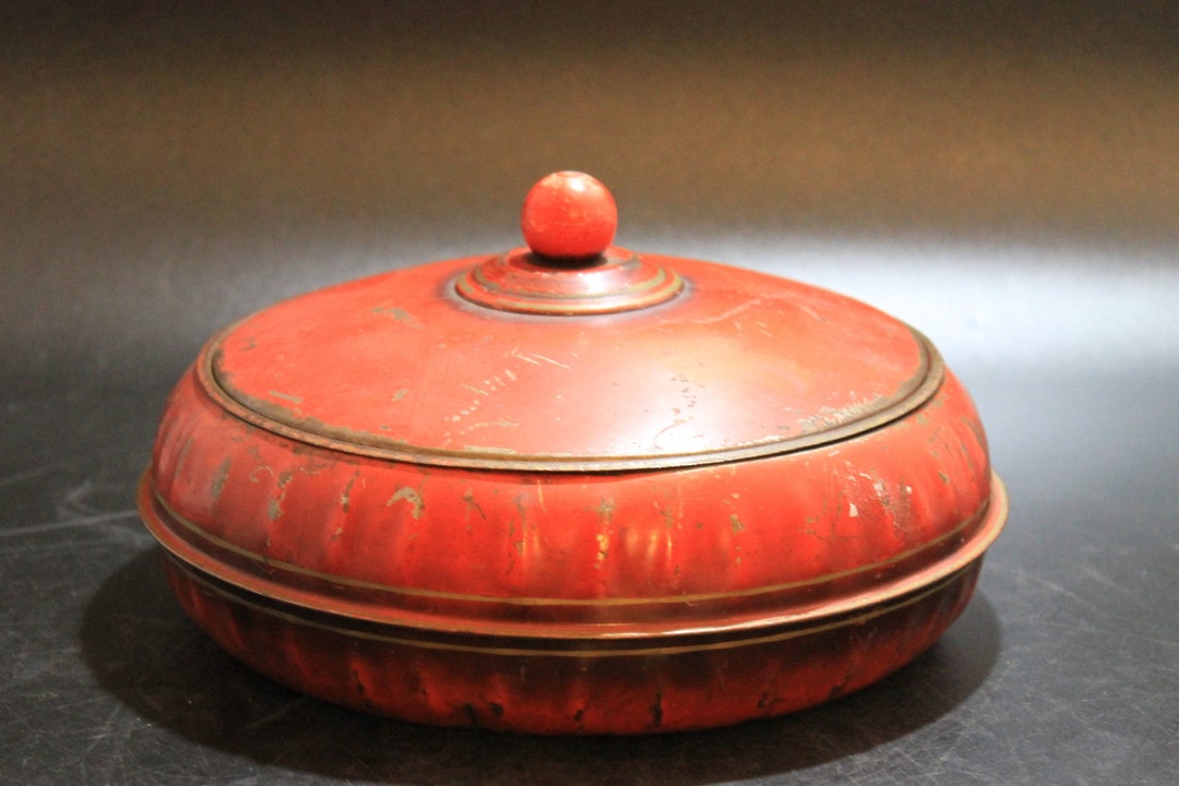 Red Round Metal Sewing Tin Circa 1930s - Etsy