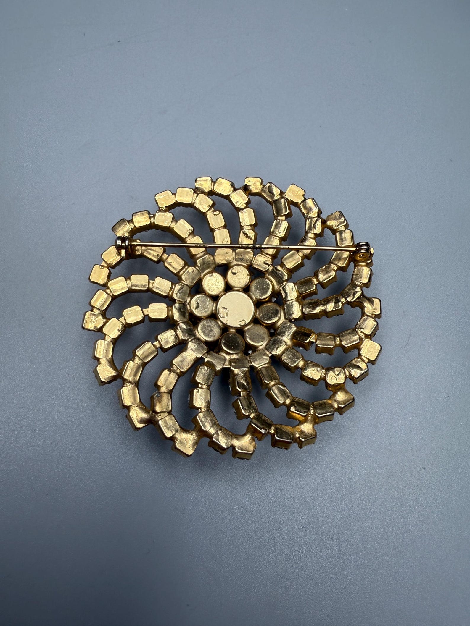 Brooch Pin VTG Aurora Borealis Atomic Swirl Twist Circular AB Blue Red ...