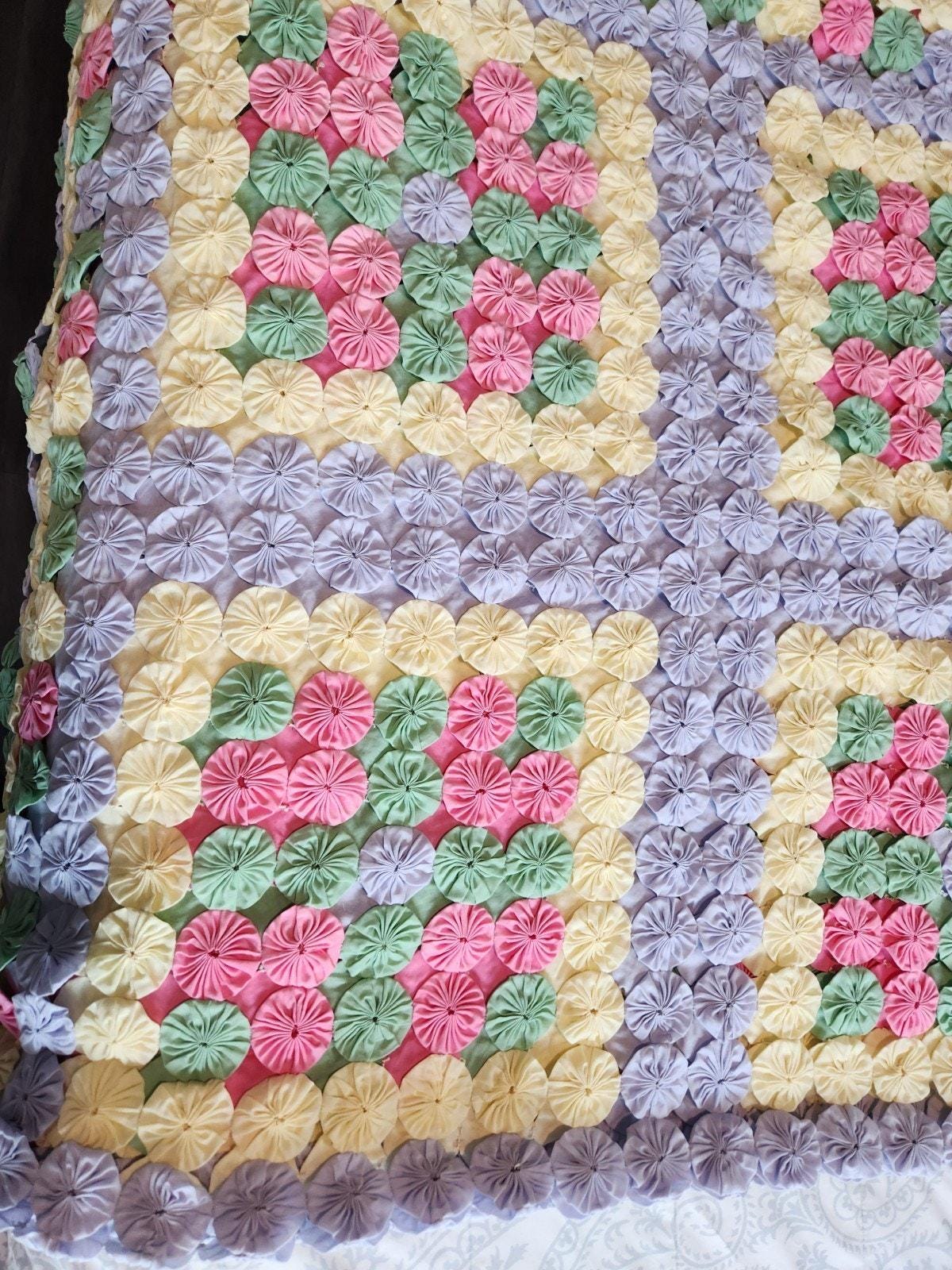 Yo Yo Quilt Popcorn Coverlet Antique Hand Sewn Estate Penny Topper ...