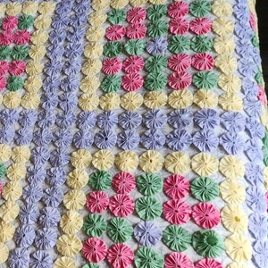 Yo Yo Quilt Popcorn Coverlet Antique Hand Sewn Estate Penny Topper ...