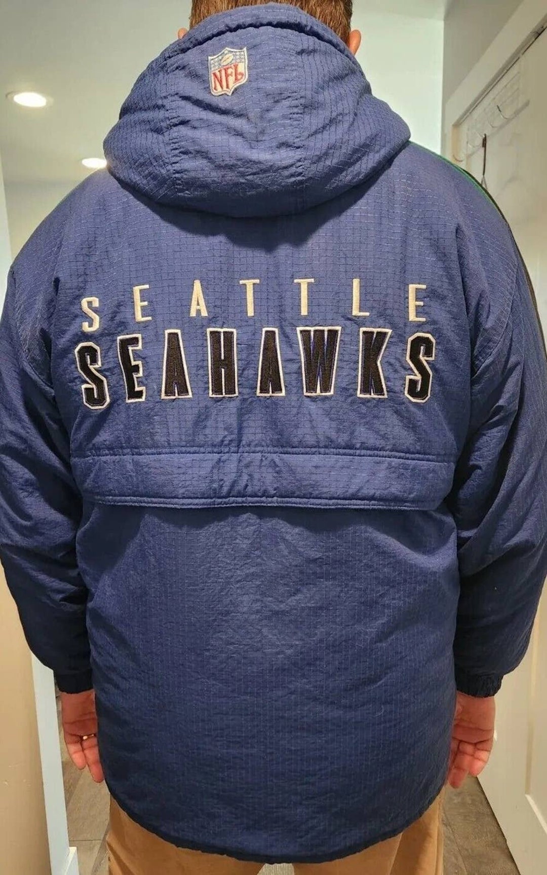 VTG Seattle Seahawks NFL Spell Out Large Bomber Puffer Jacket Coat Puma ...