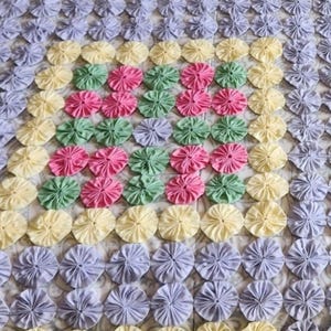 Yo Yo Quilt Popcorn Coverlet Antique Hand Sewn Estate Penny Topper ...