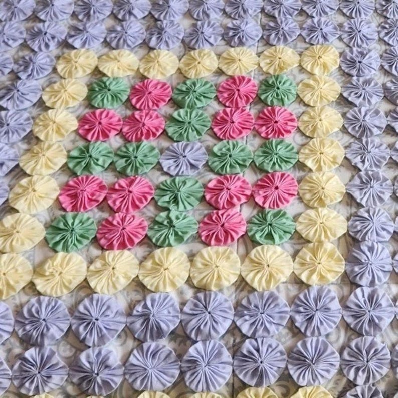 Yo Yo Quilt Popcorn Coverlet Antique Hand Sewn Estate Penny Topper ...
