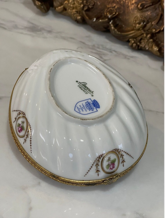 Vintage Limoges Castel Hinged White with floral Frenc… - Gem