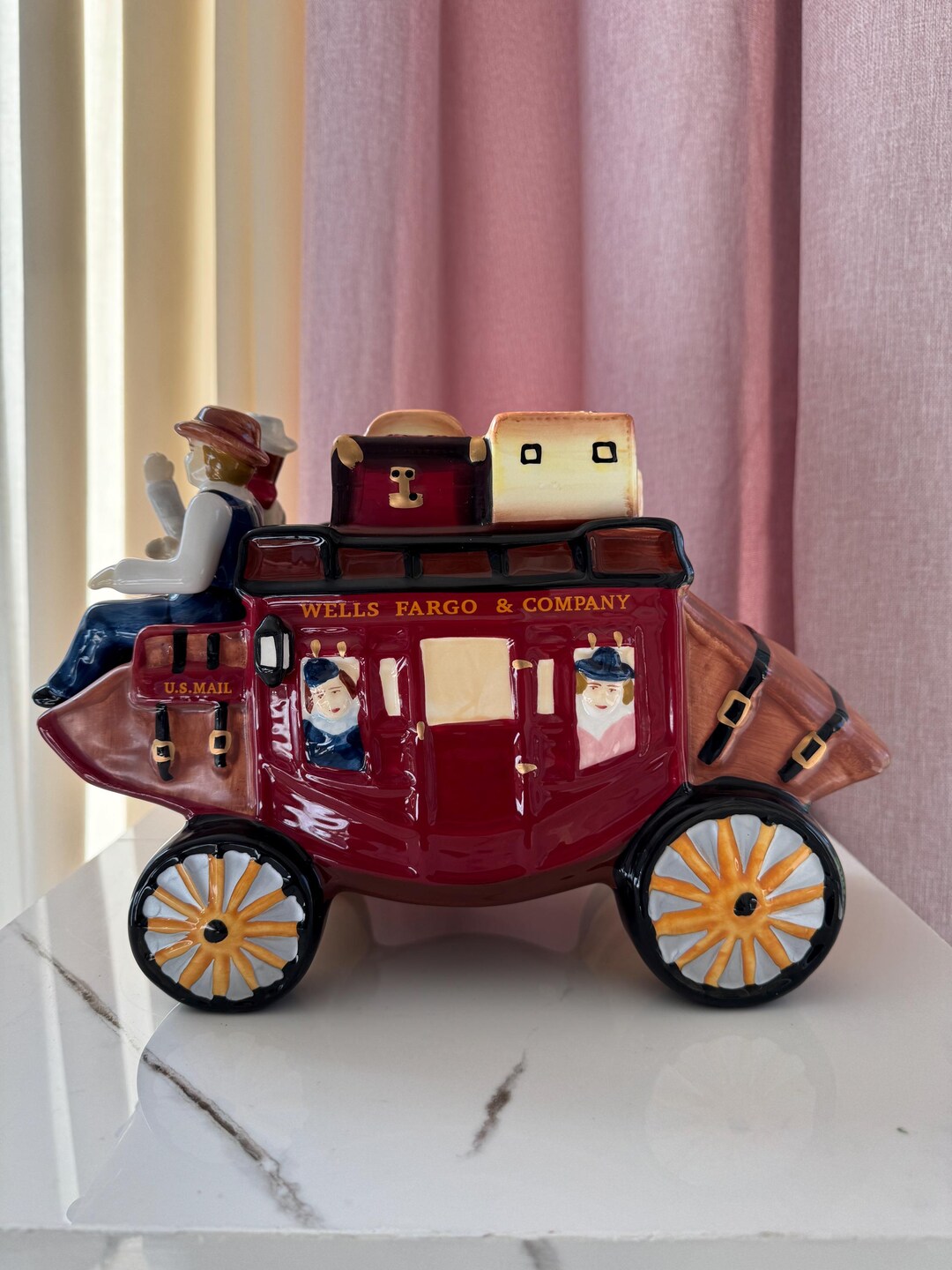 Vintage Wells Fargo & Company US Mail Stagecoach Cookie Jar 11”x8”x4.5 ...