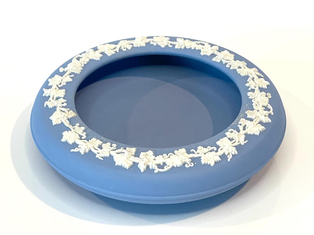 Antique / Vintage Wedgwood Jasperware Jasper Ware Blue and White Dish ...