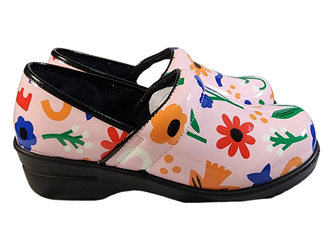 Slip-resistant Women's Clogs: Flower Doodle, Lightweight Nurse Shoes - Etsy