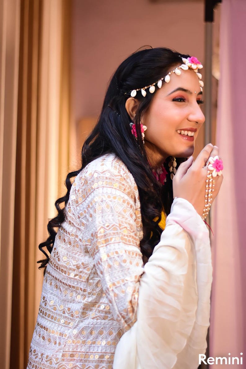 Artificial Floral Shells Pink and White Jewelry Set for Haldi, Mehendi ...