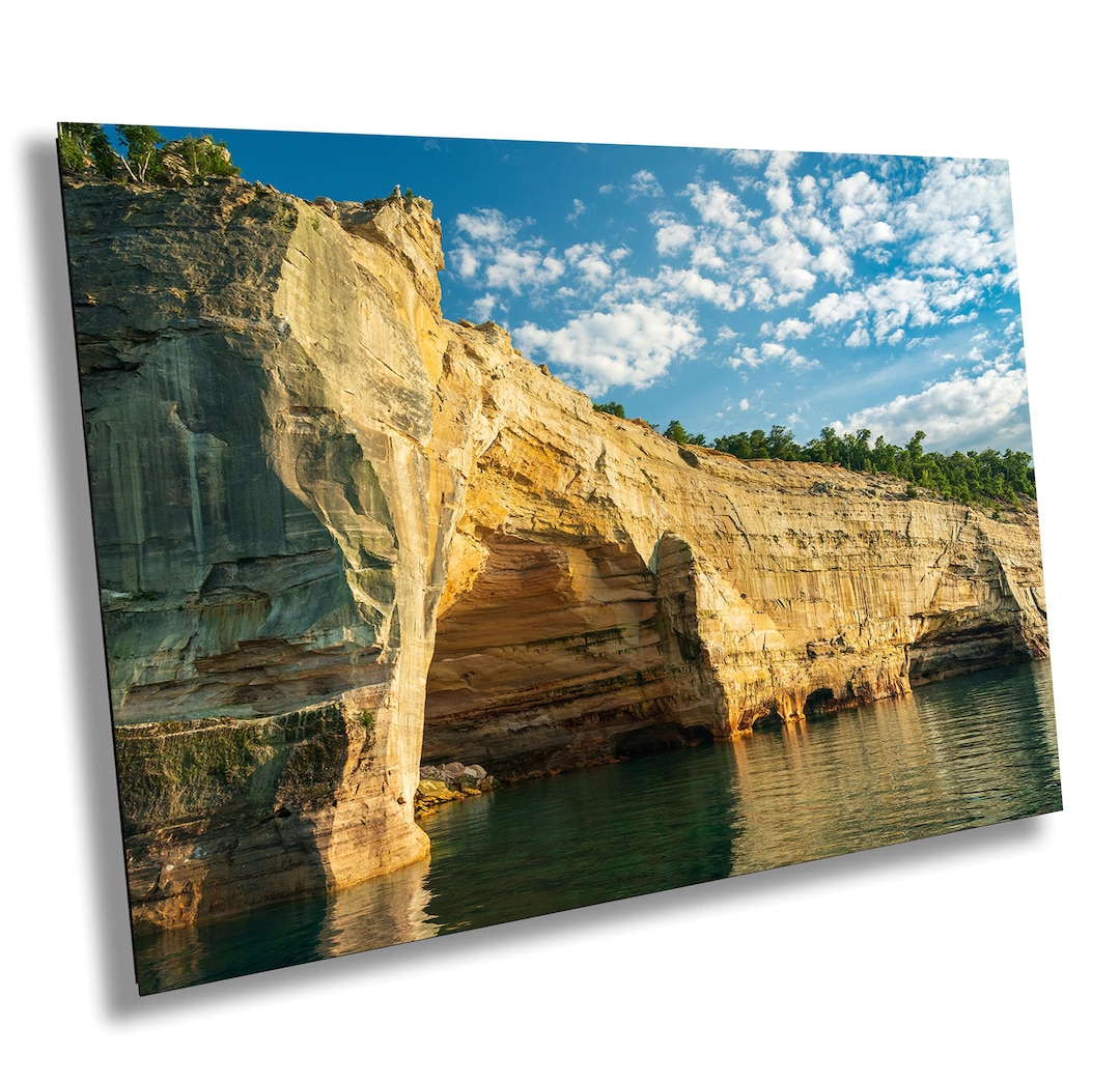 Grand Portal Point Arch/cliffs, Pictured Rocks National Lakeshore, Lake ...