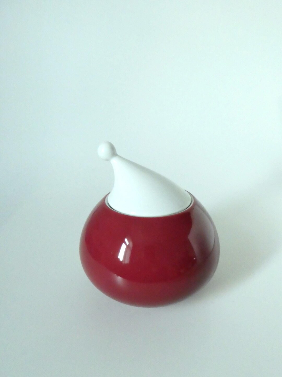 Piccolino Tin Made of Porcelain by Arzberg, Wine-red Body in Round ...