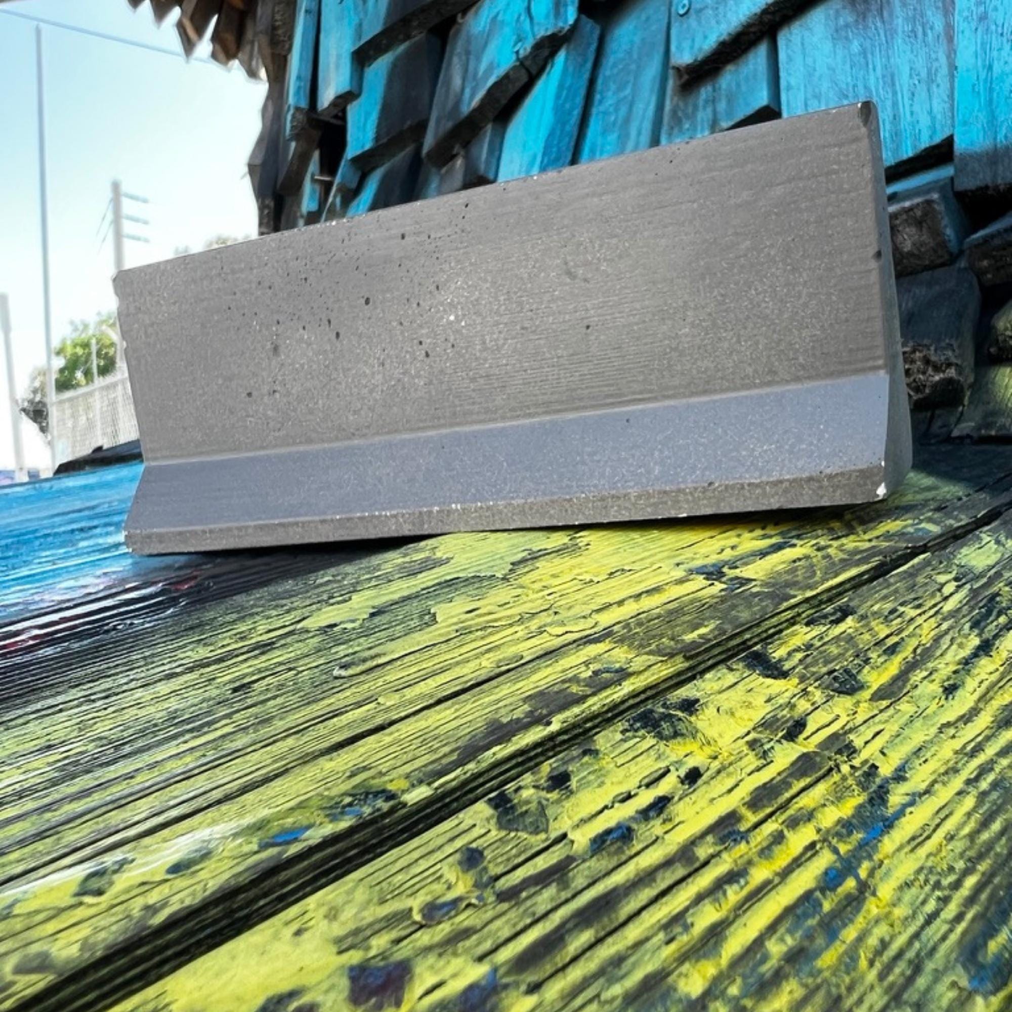 Graffiti Traffic Barrier, Jersey Barrier, Mini Fingerboard Concrete ...
