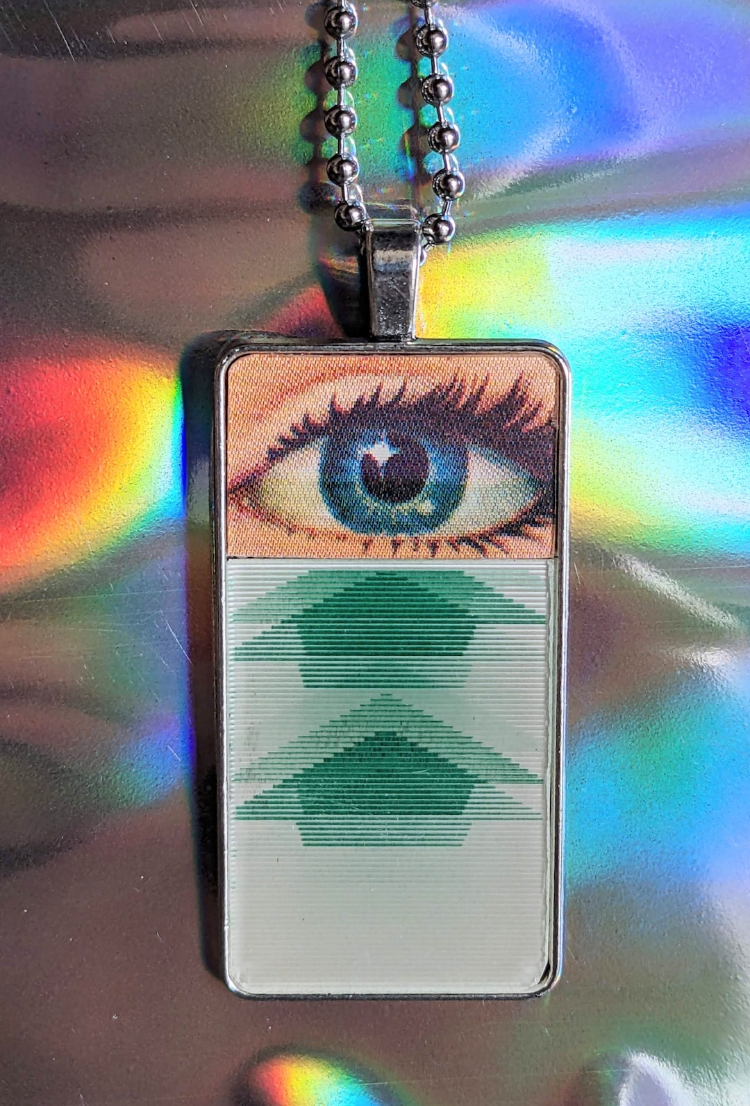 Vintage 1960s Lenticular Flicker Vari-vue Blinking Eye Hypnotic Pendant ...