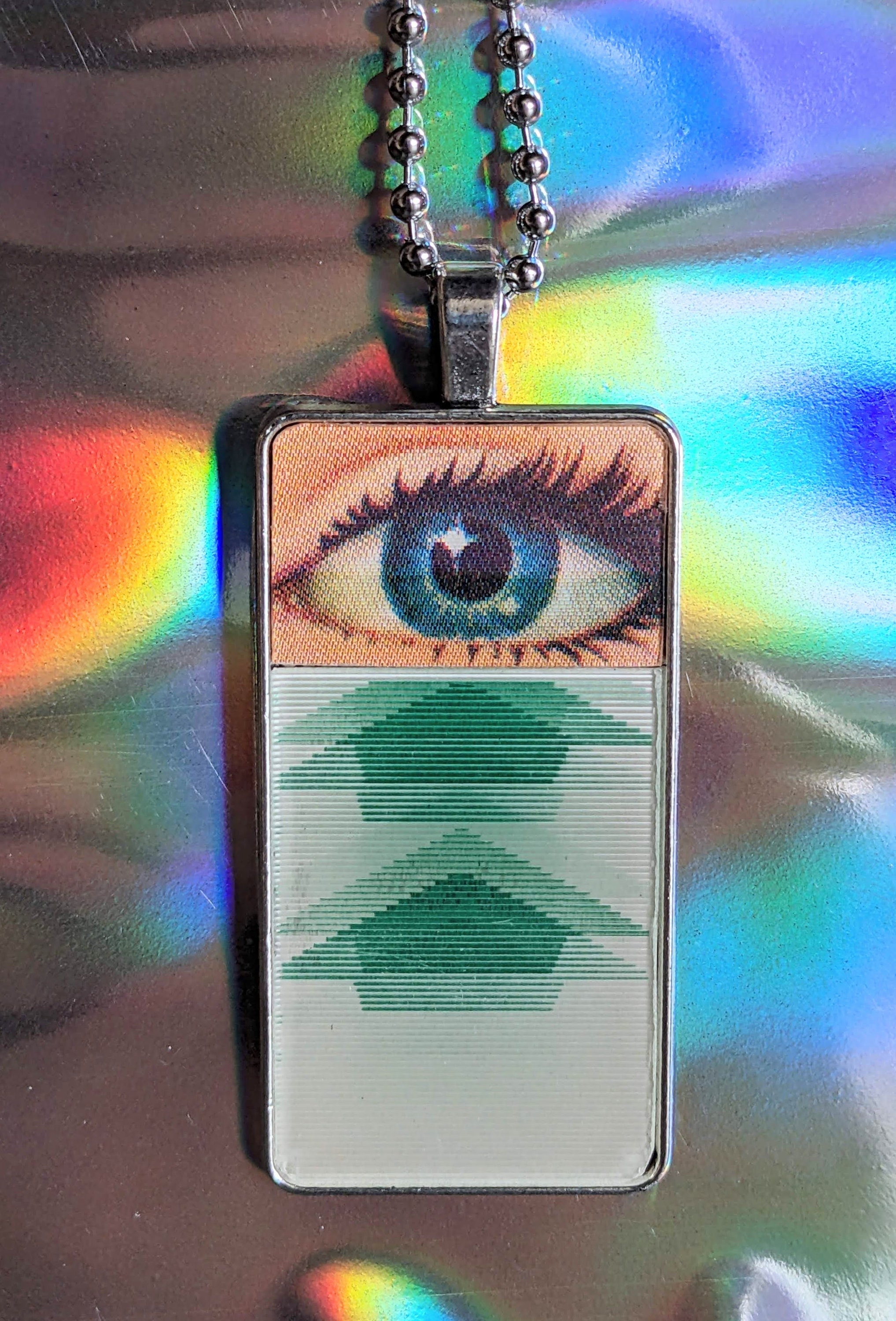Vintage 1960s Lenticular Flicker Vari-vue Blinking Eye Hypnotic Pendant ...