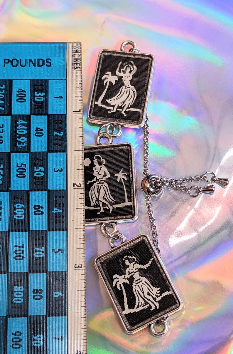 Vintage 1950s Lenticular Flicker Hawaii Hula Dancing Girls Bracelet ...