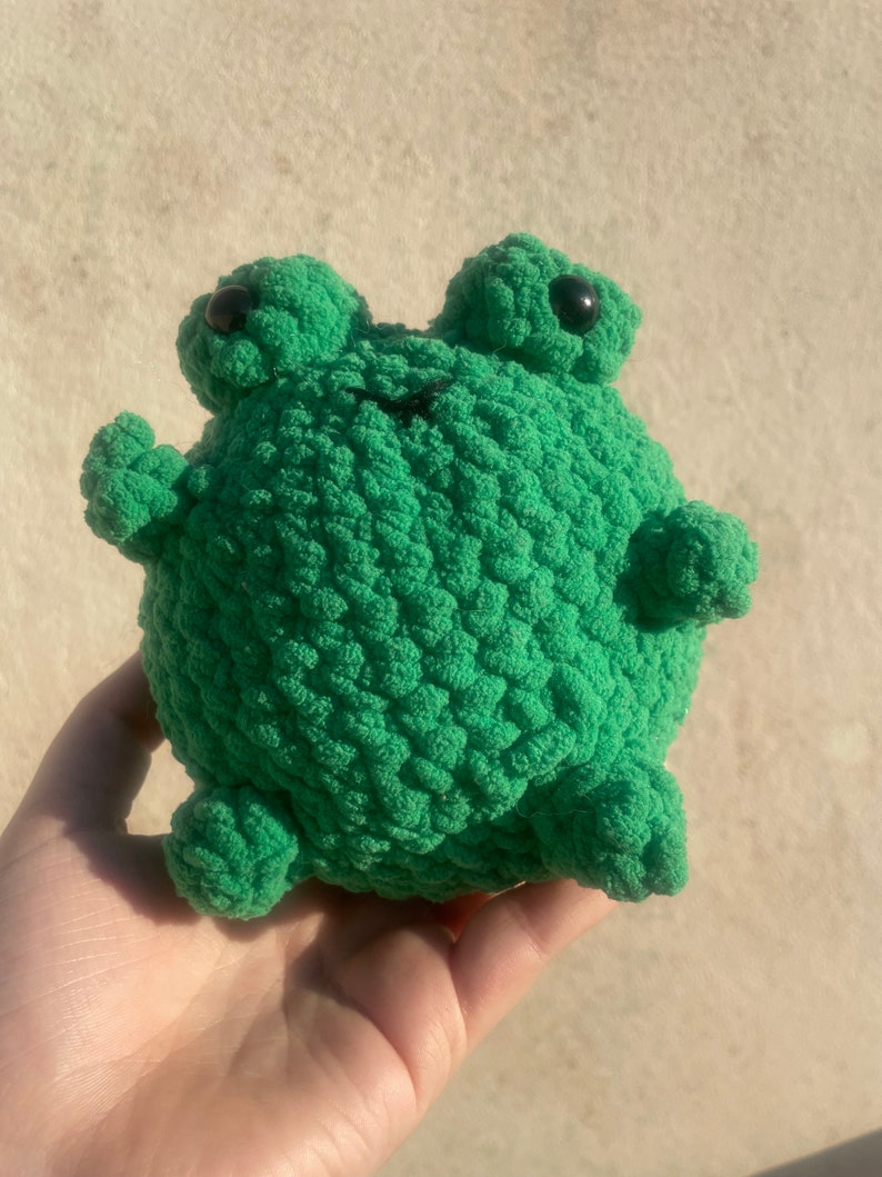 Little Crochet Froggy Plushie Velvet Yarn Frog Crochet Decor Amigurumi Plush Handmade Crochet ...