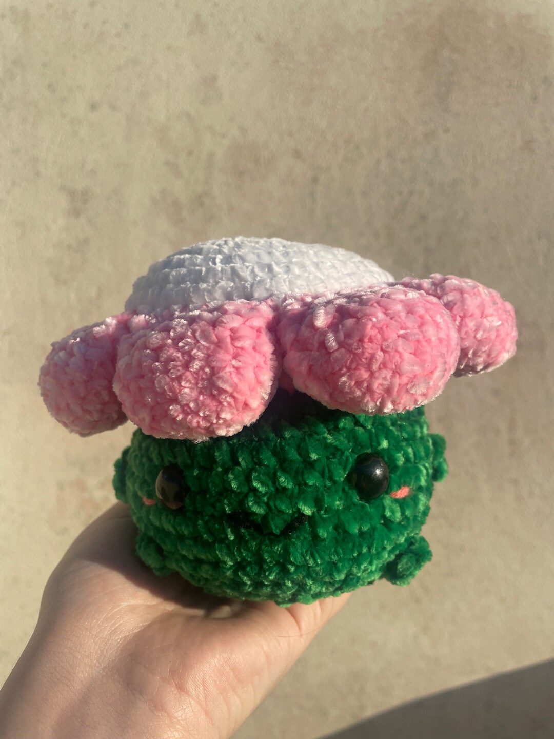 Little Crochet Daisy Fellow Plushie | Velvet Yarn Daisy Crochet Decor ...