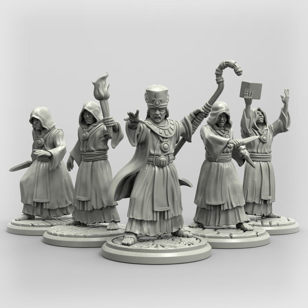 Cultist and High Priest Arkham Horror Cthulhu Lovecraft 28mm Adaevy ...
