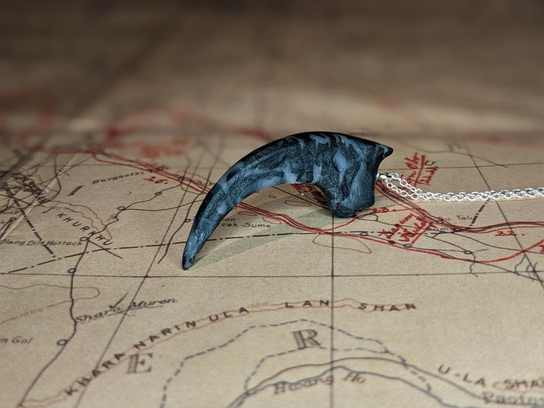 Velociraptor Claw Necklace Dinosaur Necklace Dinosaur - Etsy