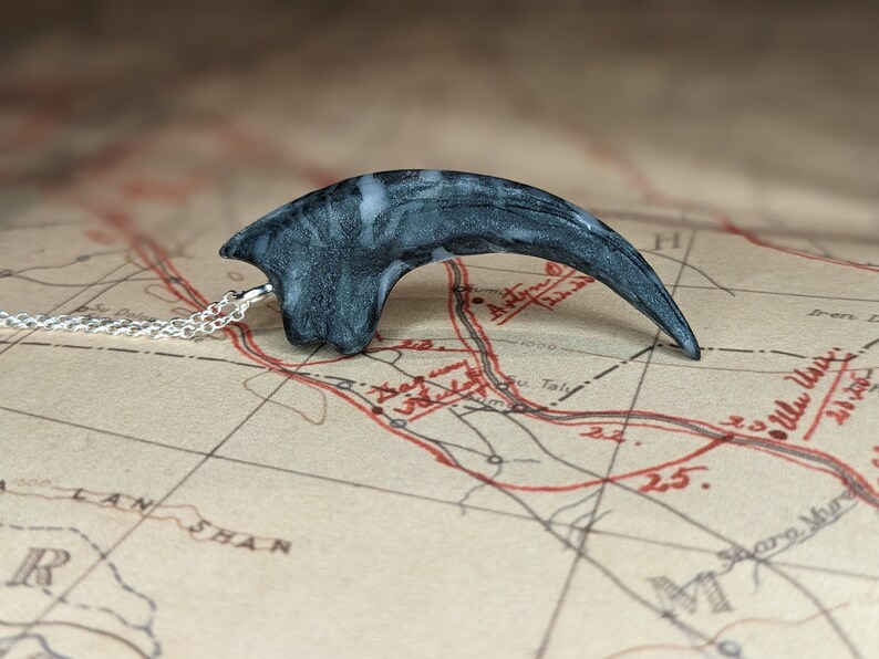 Velociraptor Claw Necklace Dinosaur Necklace Dinosaur - Etsy