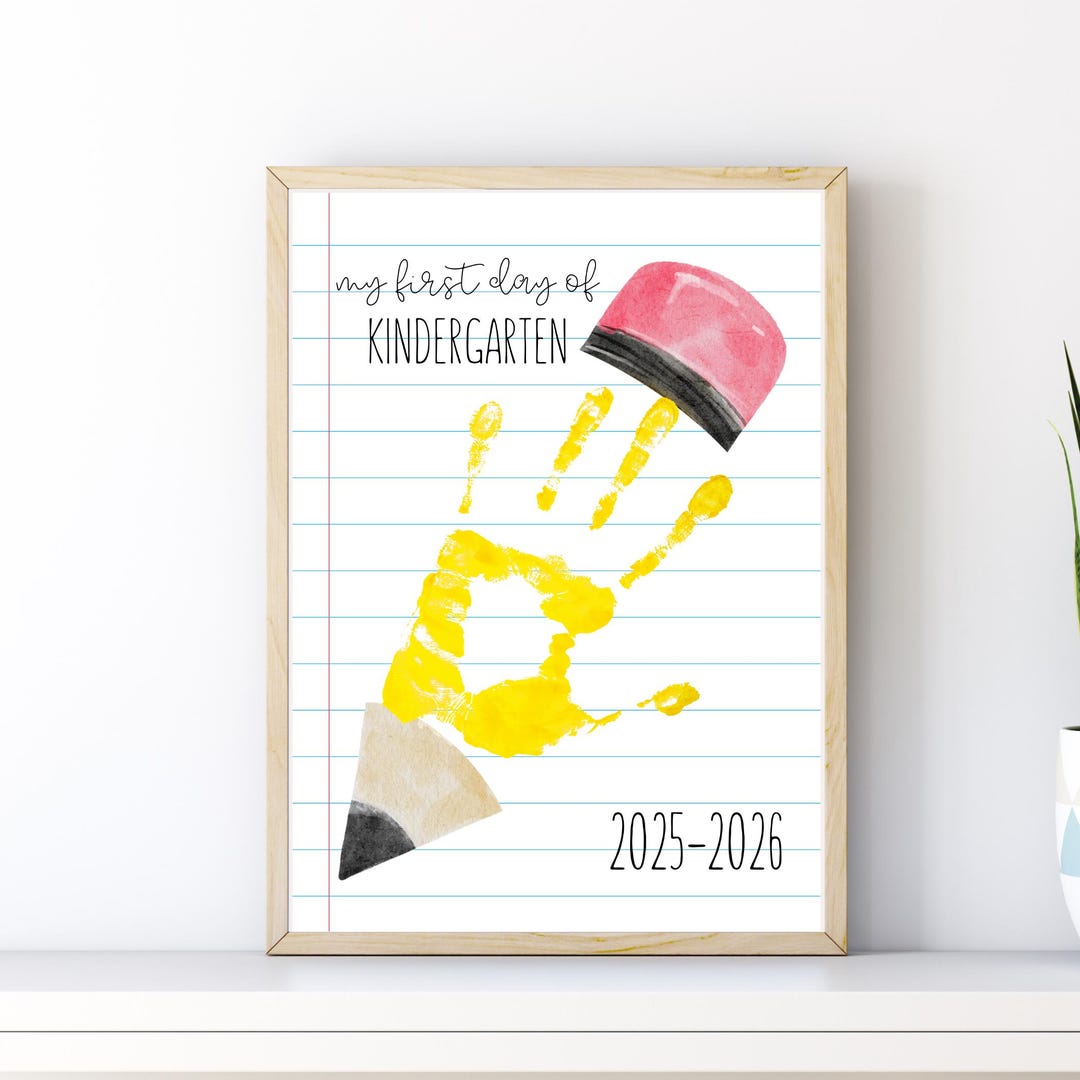 First Day of Kindergarten Handprint Art Craft DIY, First Day of School ...