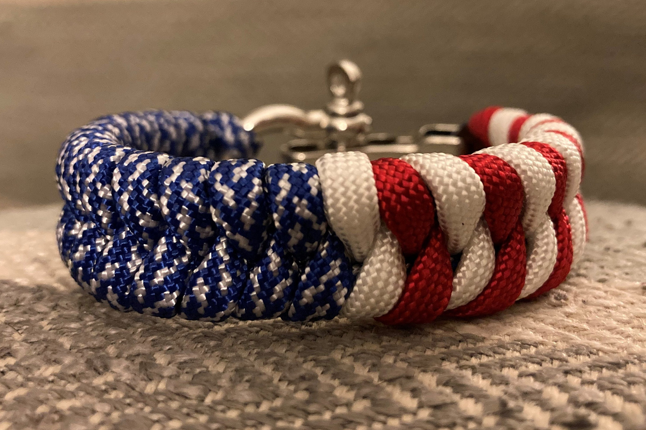 Handcrafted American Flag Paracord Bracelet A Touch of American Spirit ...