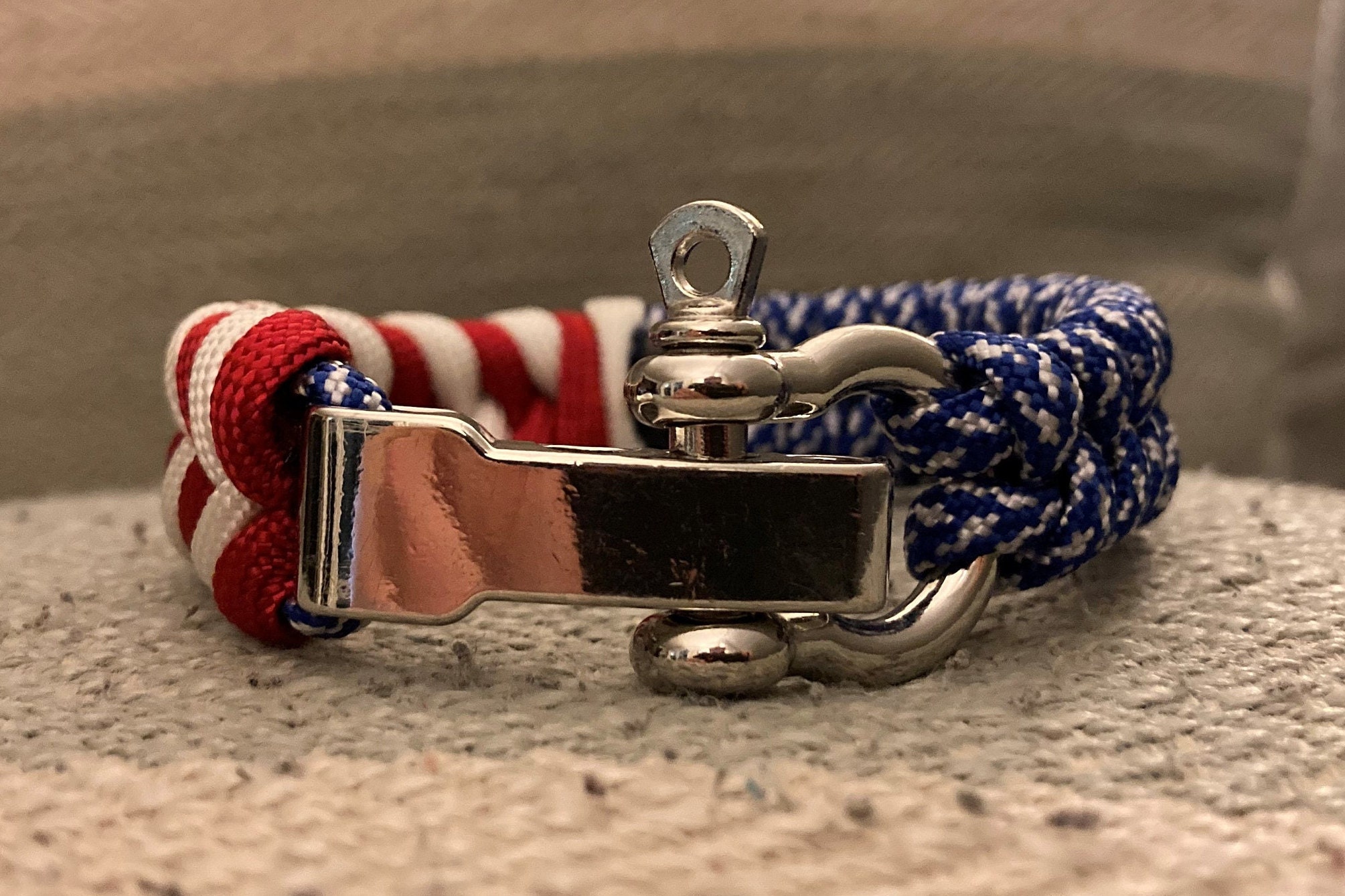 Handcrafted American Flag Paracord Bracelet A Touch of American Spirit ...