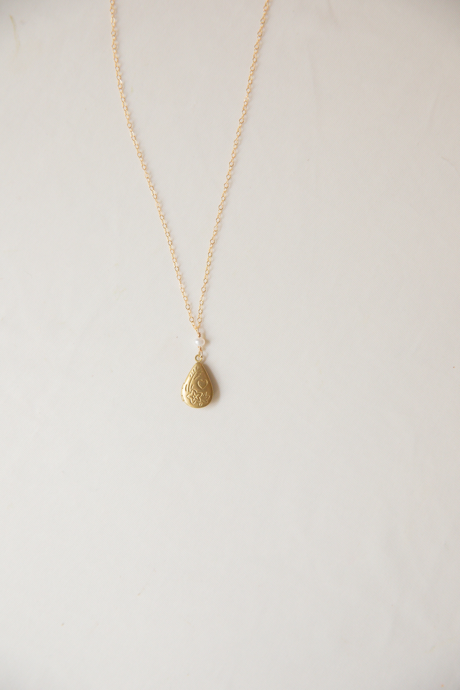 Vintage Locket Necklace | Floral Teardrop Charm Necklace | Pearl ...