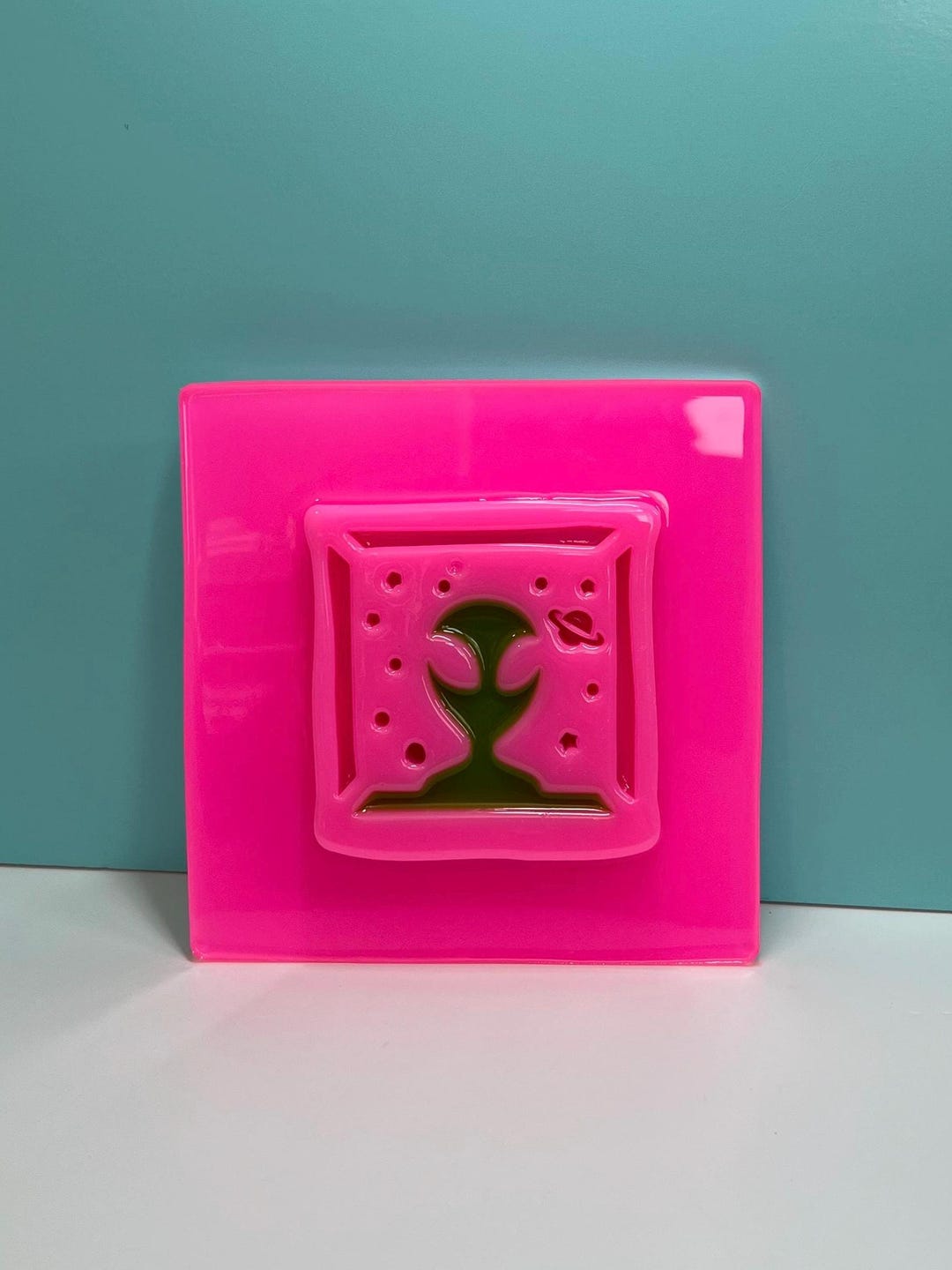 Green Alien Pink Selfie Sci-fi X-files Alien Pop Art: 3D Groovy Wall ...