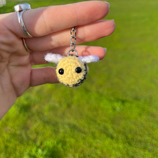 Bumble Bee Keychain - Etsy