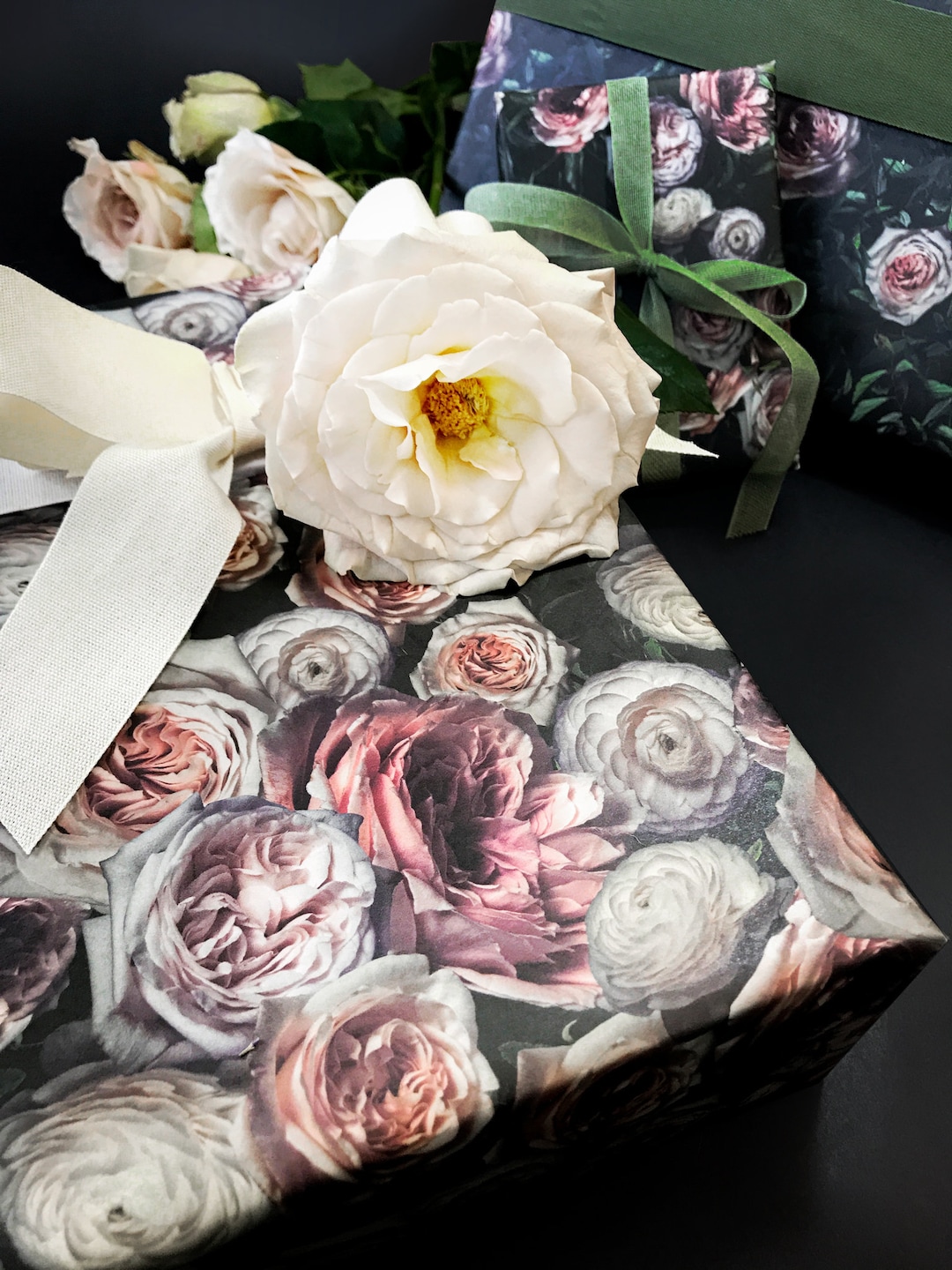 Stunning Roses Everywhere Wrapping Paper zero Waste, Dissolvable ...