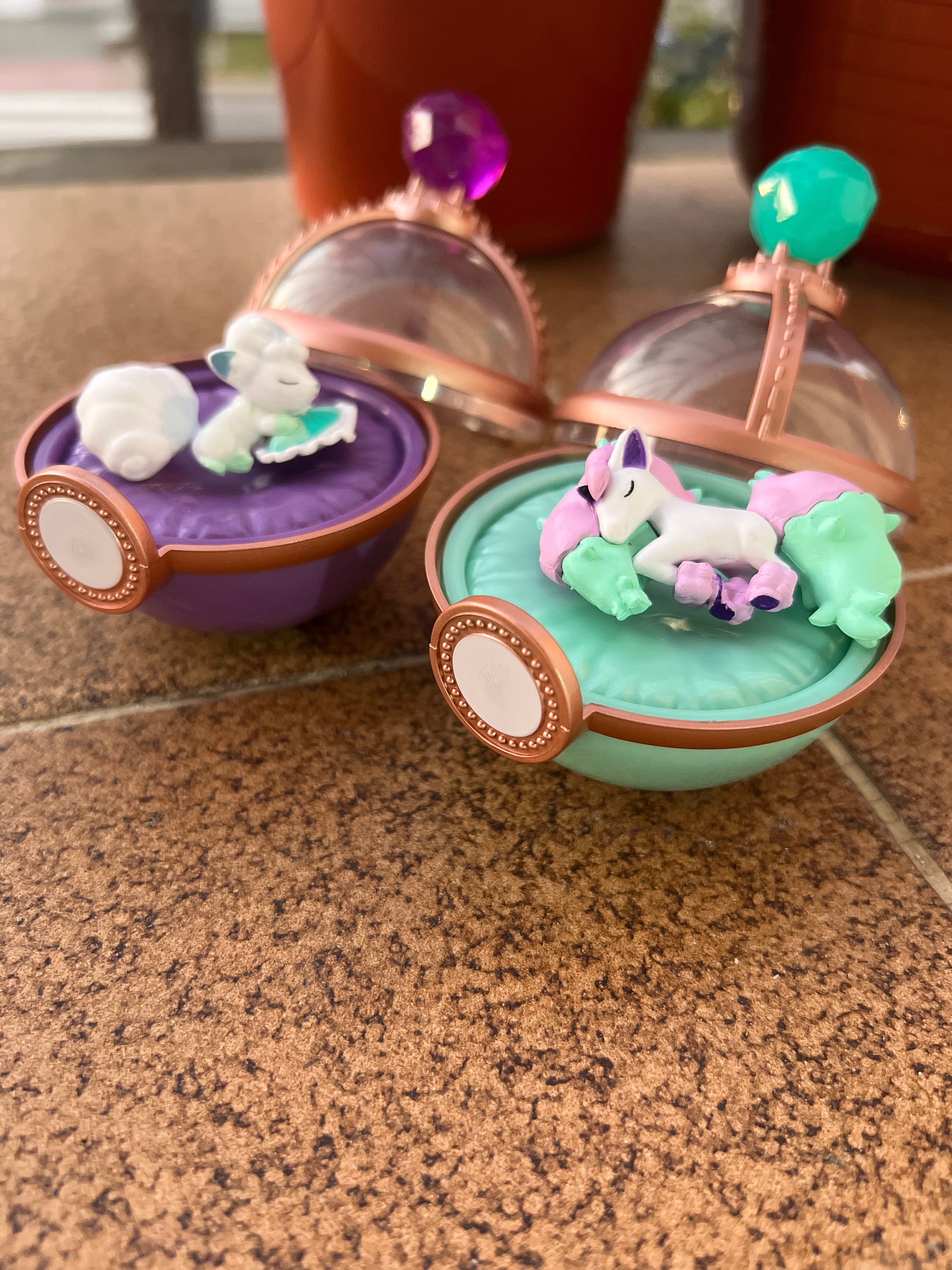 Pokeball Eevee Sylveon Vaporeon Pikachu Umbreon Vulpix Alola - Etsy ...