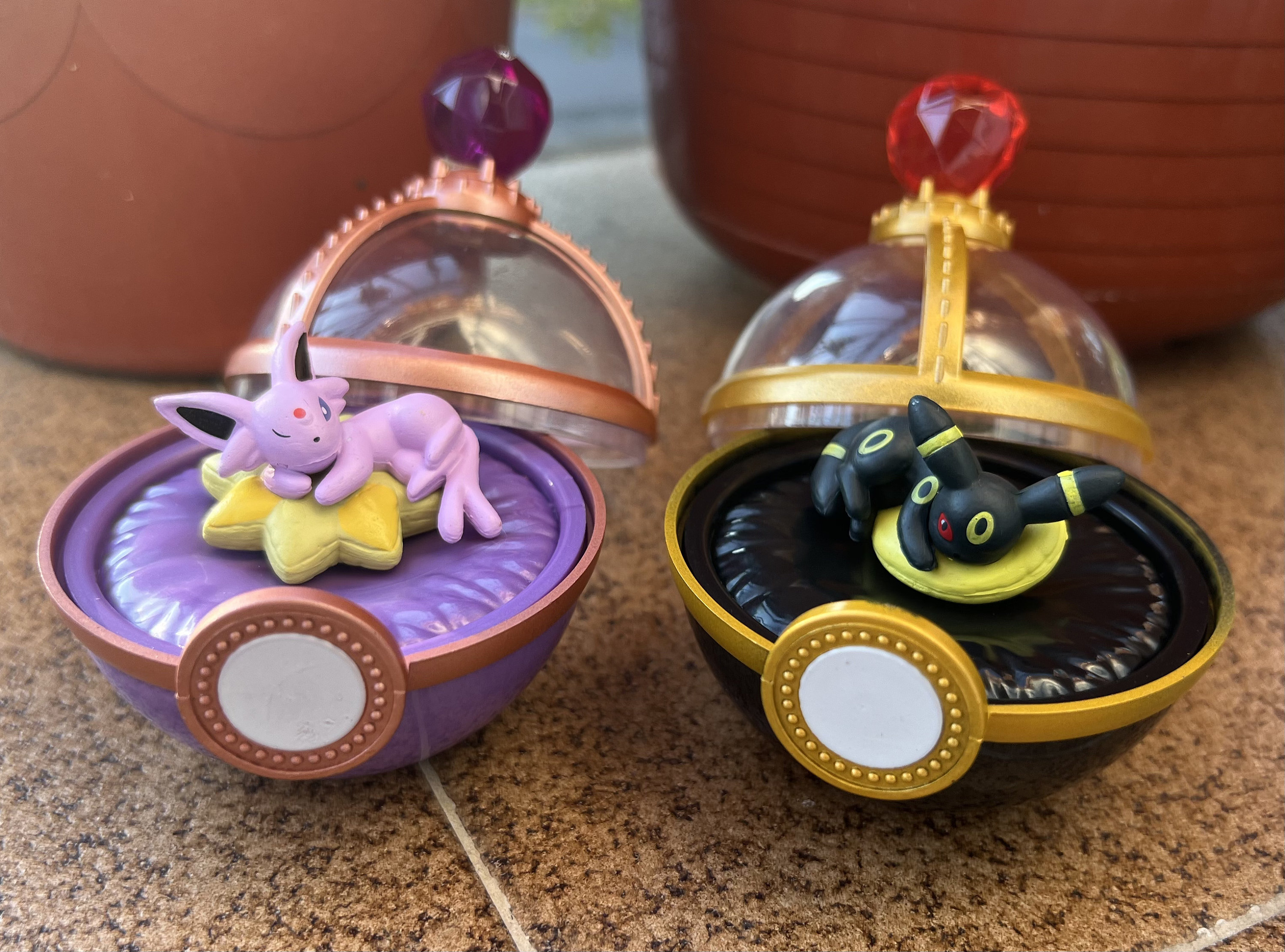 Pokeball Eevee Sylveon Vaporeon Pikachu Umbreon Vulpix Alola - Etsy ...