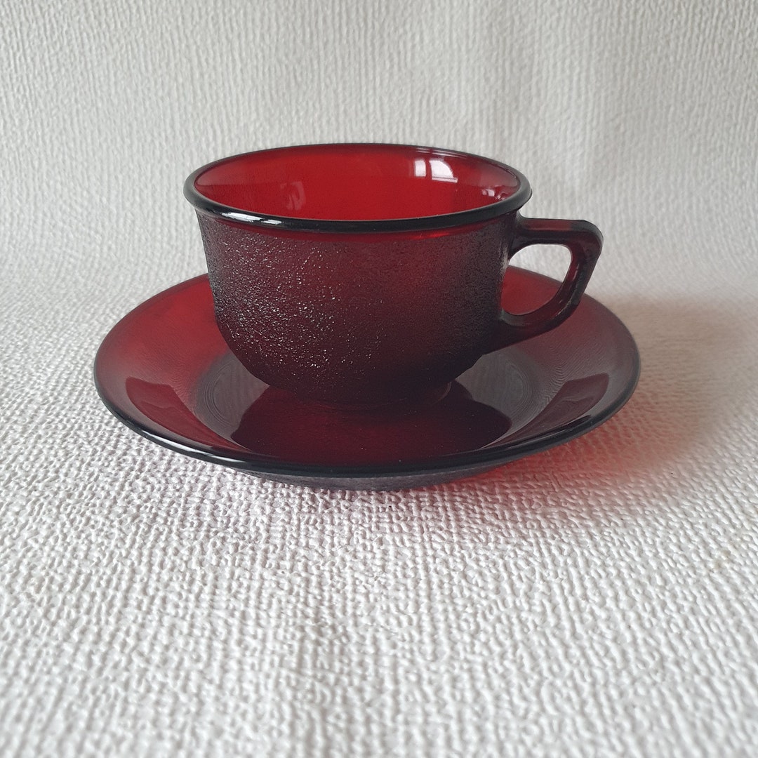 Arcoroc Sierra '70s Tea or Coffee Cups With Saucers in Ruby Red Made of ...