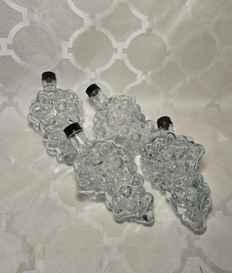 Grapes Bottles. Bunch of Grapes Storage Bottles. Clear Grapes Bottles ...