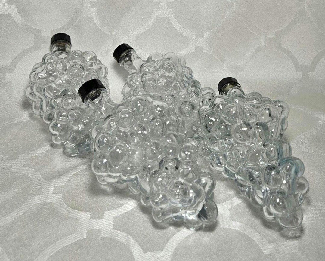 Grapes Bottles. Bunch of Grapes Storage Bottles. Clear Grapes Bottles ...