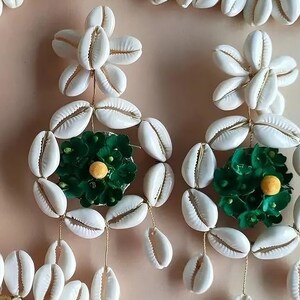Boho Cowrie Shell Jewelry Set With Floral Details, Sea Shell ...
